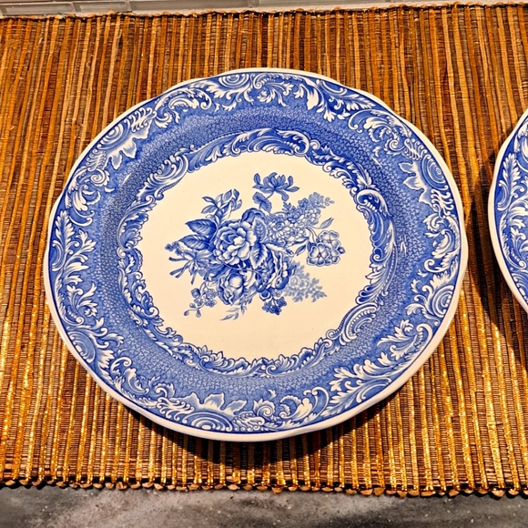 Spode | Dining | Spode Blue White Dinner Plates Byron Group | Poshmark
